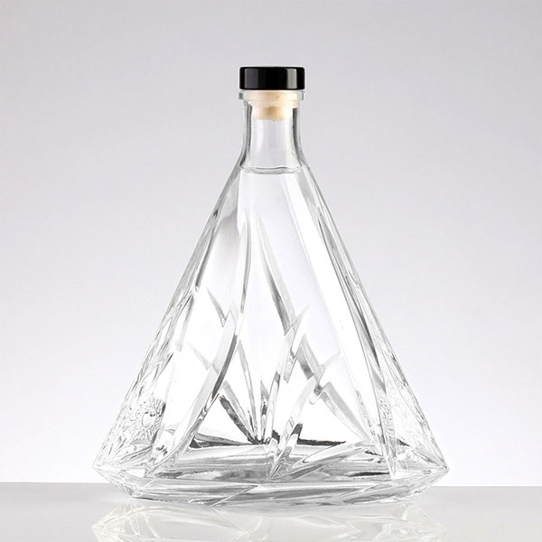 500ml Best Triangle Crystal Whiskey Bottle for Sale